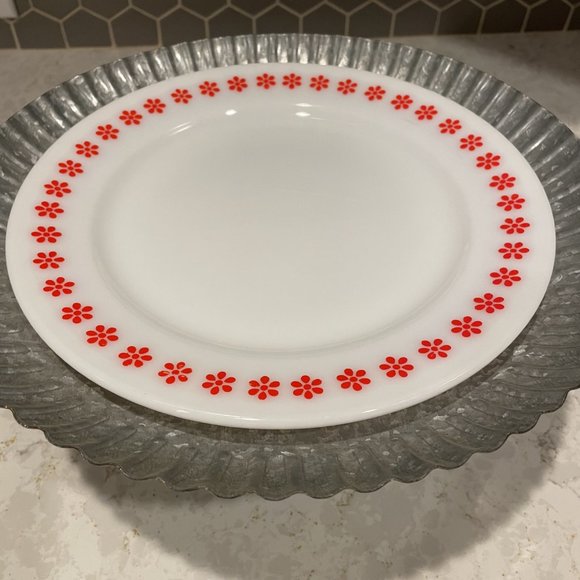 Pyrex | Kitchen | Rare Pyrex Friendship Plate Red Daisies | Poshmark